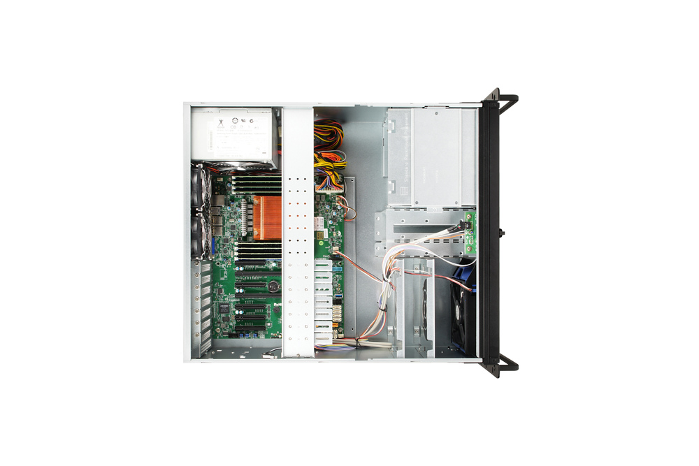 Configure a PC with In Win R400N 8P 4U Rackmount Case